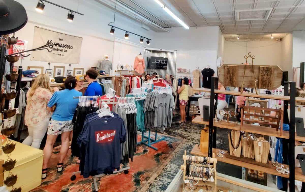 Mobile Holiday Gift Guide (12 Ideas)